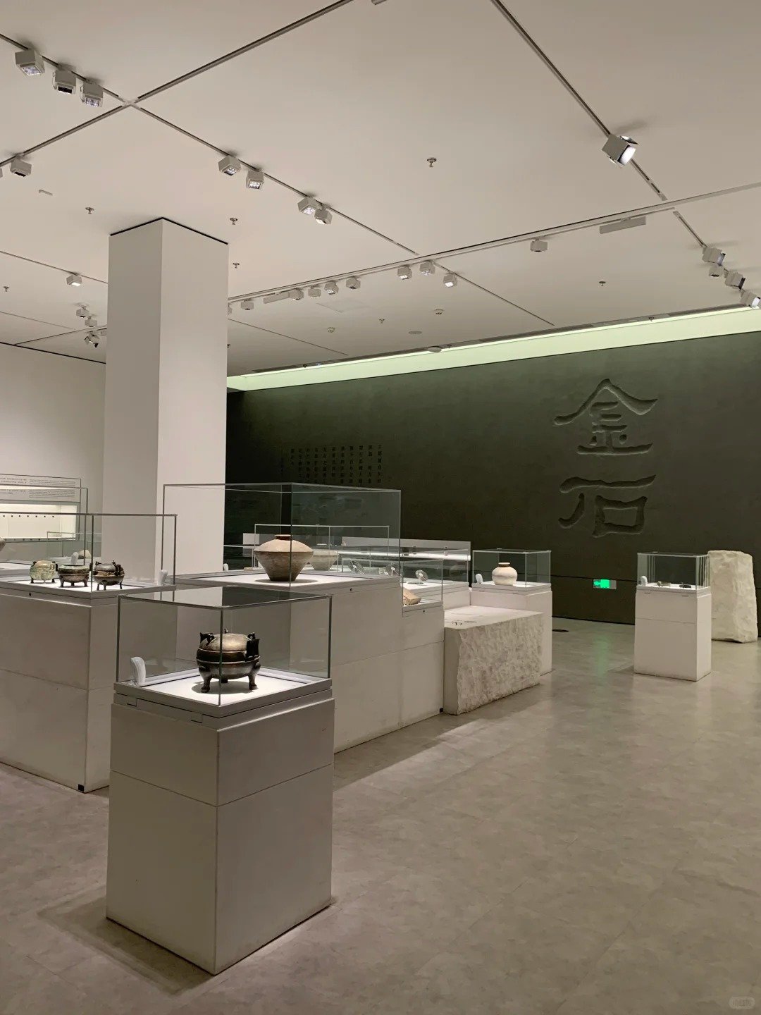 Custom Display Cases for the South American Archaeology Museum in Punta ...
